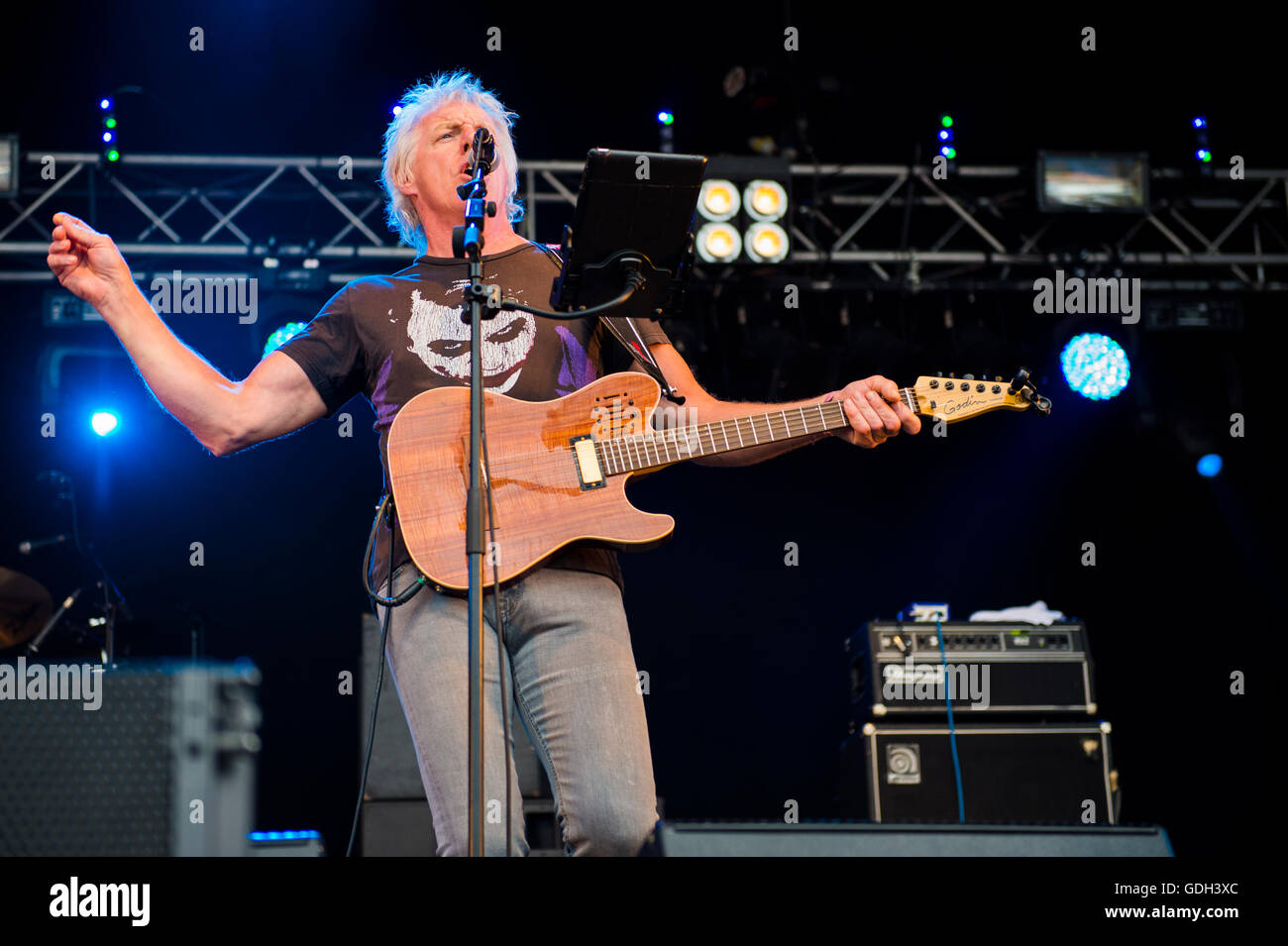 Simon hough hi-res stock photography and images - Alamy