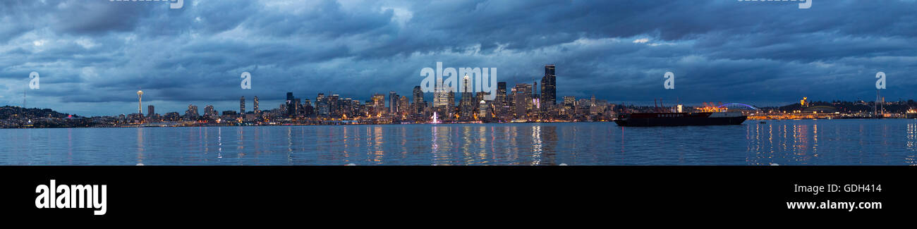 Seattle Summer Skyline at Sunset Stock Photo - Alamy