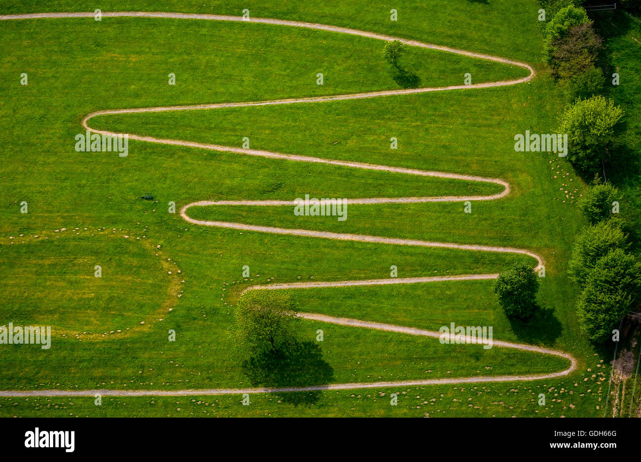 Zigzag path hi-res stock photography and images - Alamy
