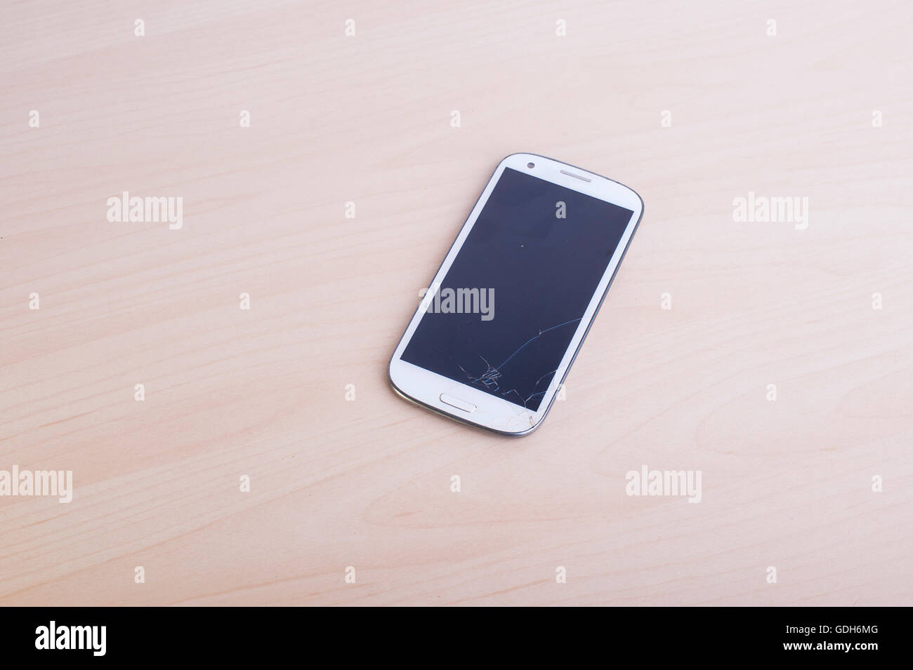 Broken mobile phone screen. Smartphone monitor damage. Cellphone crash ...