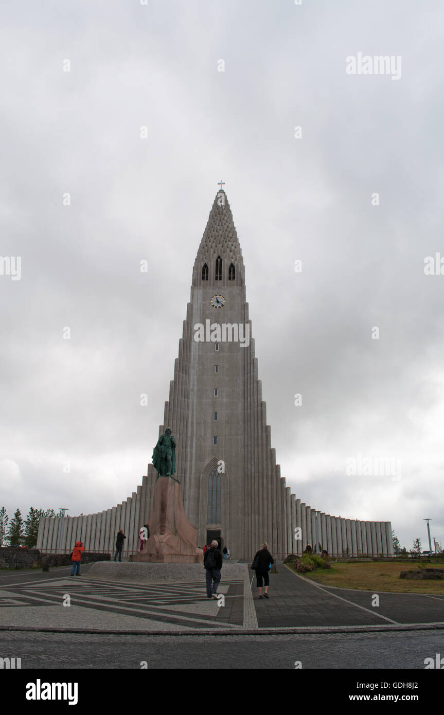 Reykjavik, Iceland: view of Hallgrimskirkja, the Luteran church of ...