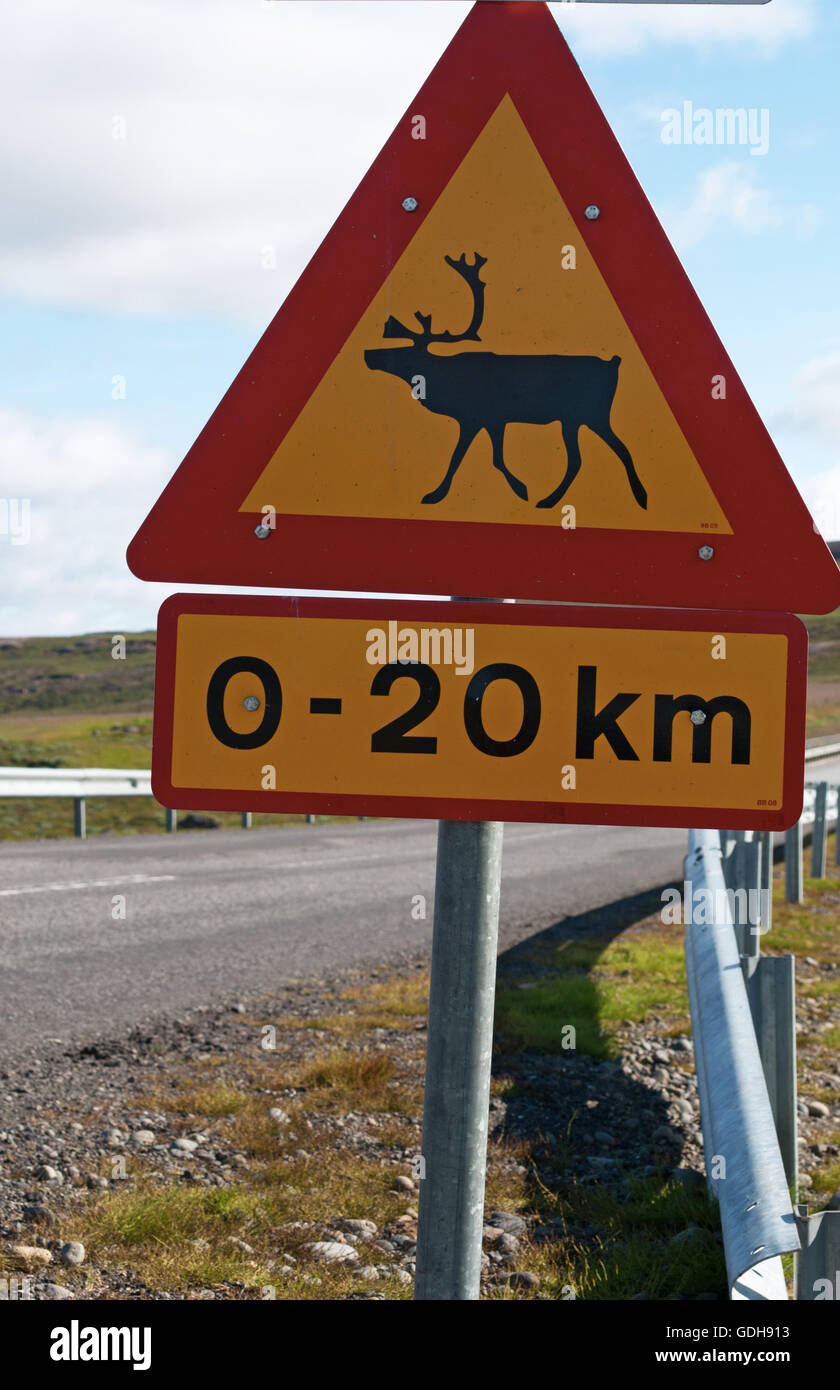 Warning sign wild animals hi-res stock photography and images - Alamy