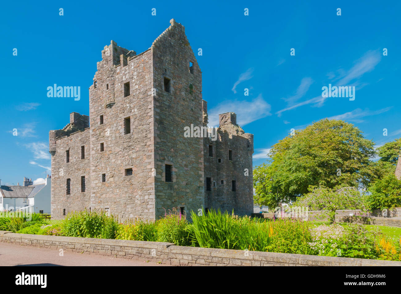 Maclellan castle hi-res stock photography and images - Alamy