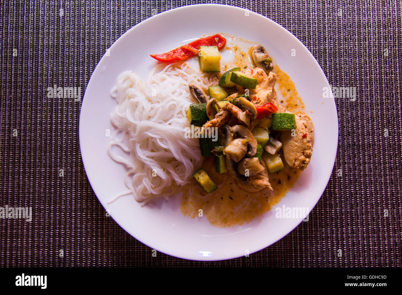 Chicken stir fry plate Stock Photo - Alamy