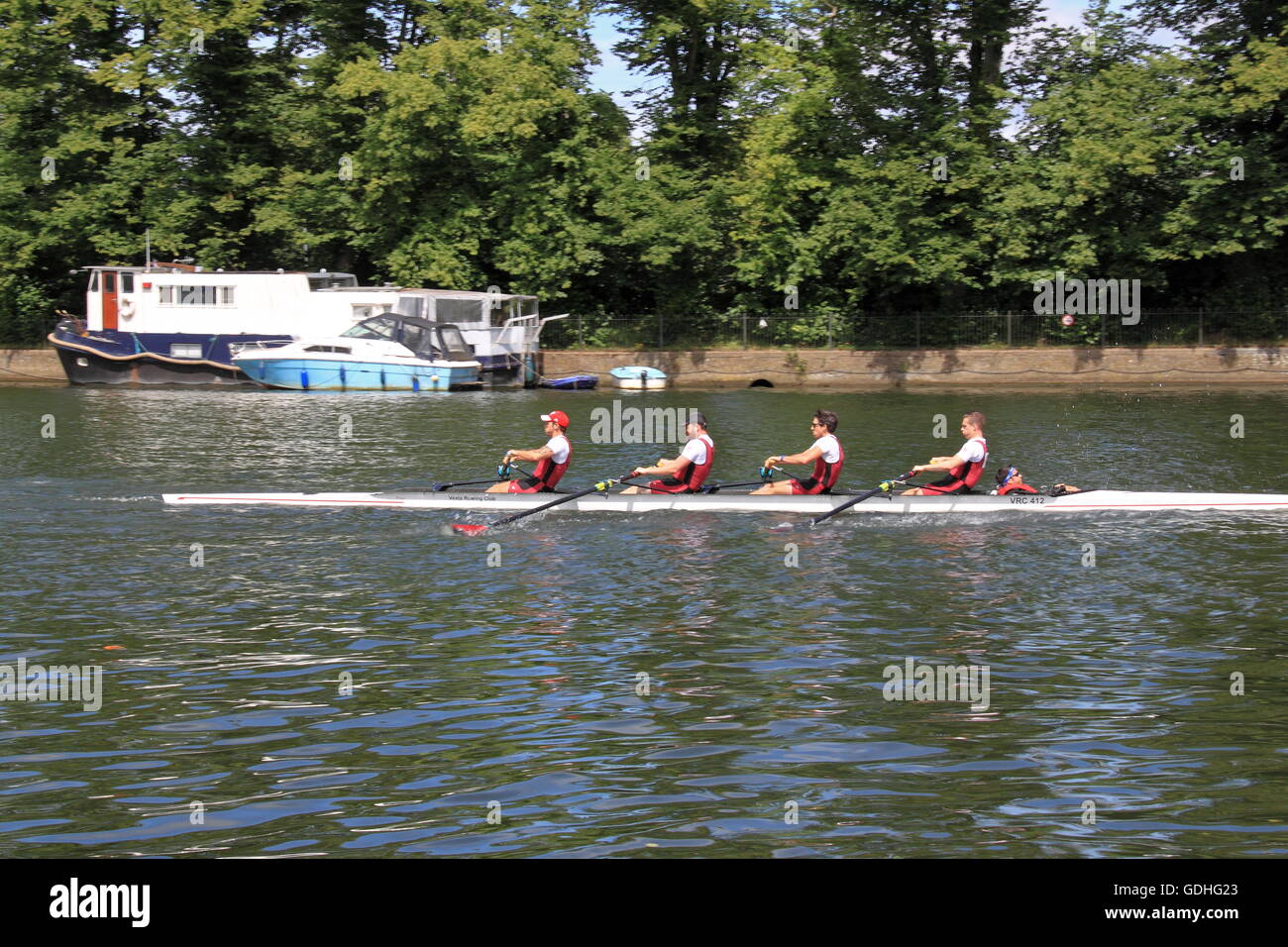 Vesta Rowing Club IM3.4+ FINAL. Molesey Amateur Regatta, 16th July 2016 ...