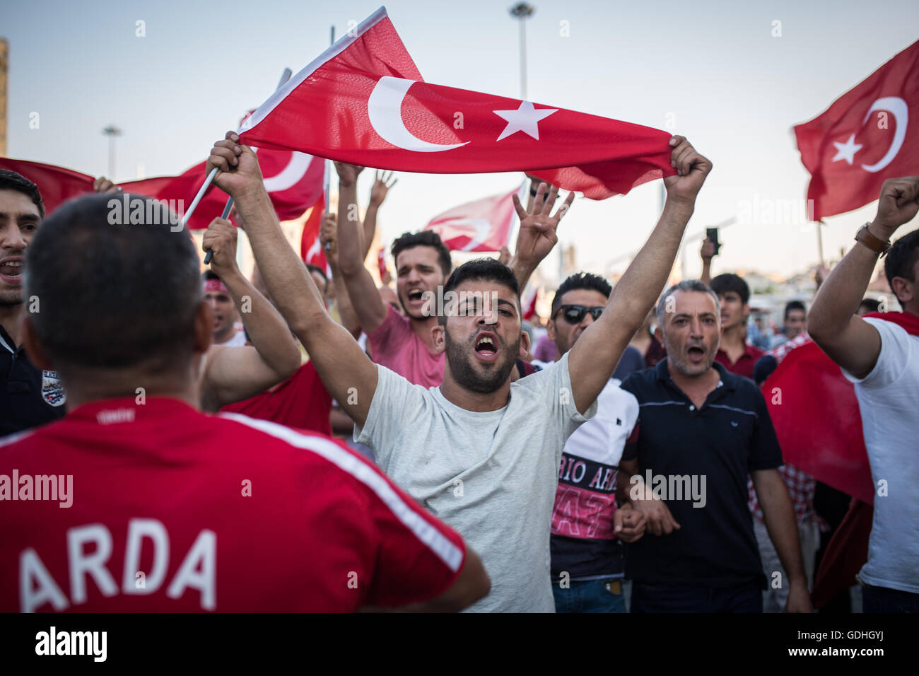Demonstration support president erdogan hi-res stock photography and ...