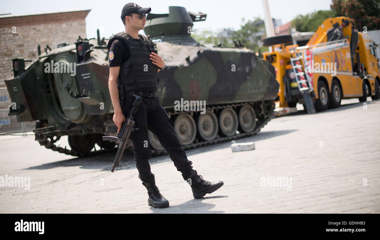 Turkish police officer hi-res stock photography and images - Alamy