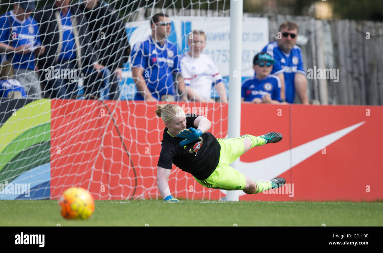Chelsea ladies goalkeeper hi-res stock photography and images - Alamy