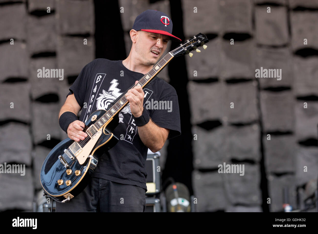 Chicago, Illinois, USA. 16th July, 2016. DAN BEEMAN of Helmet performs ...
