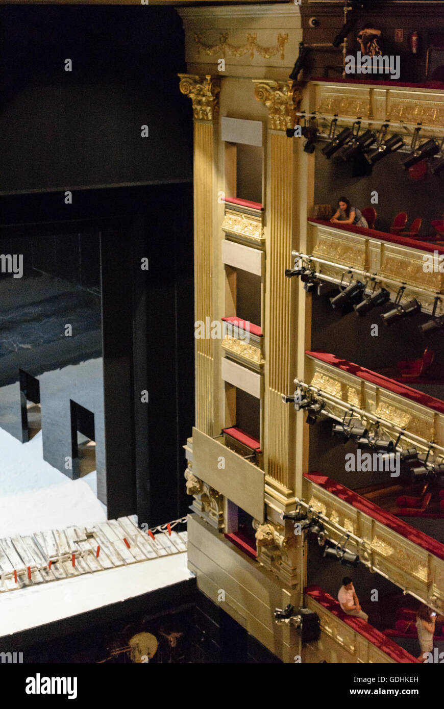 Theatre boxes hi-res stock photography and images - Alamy