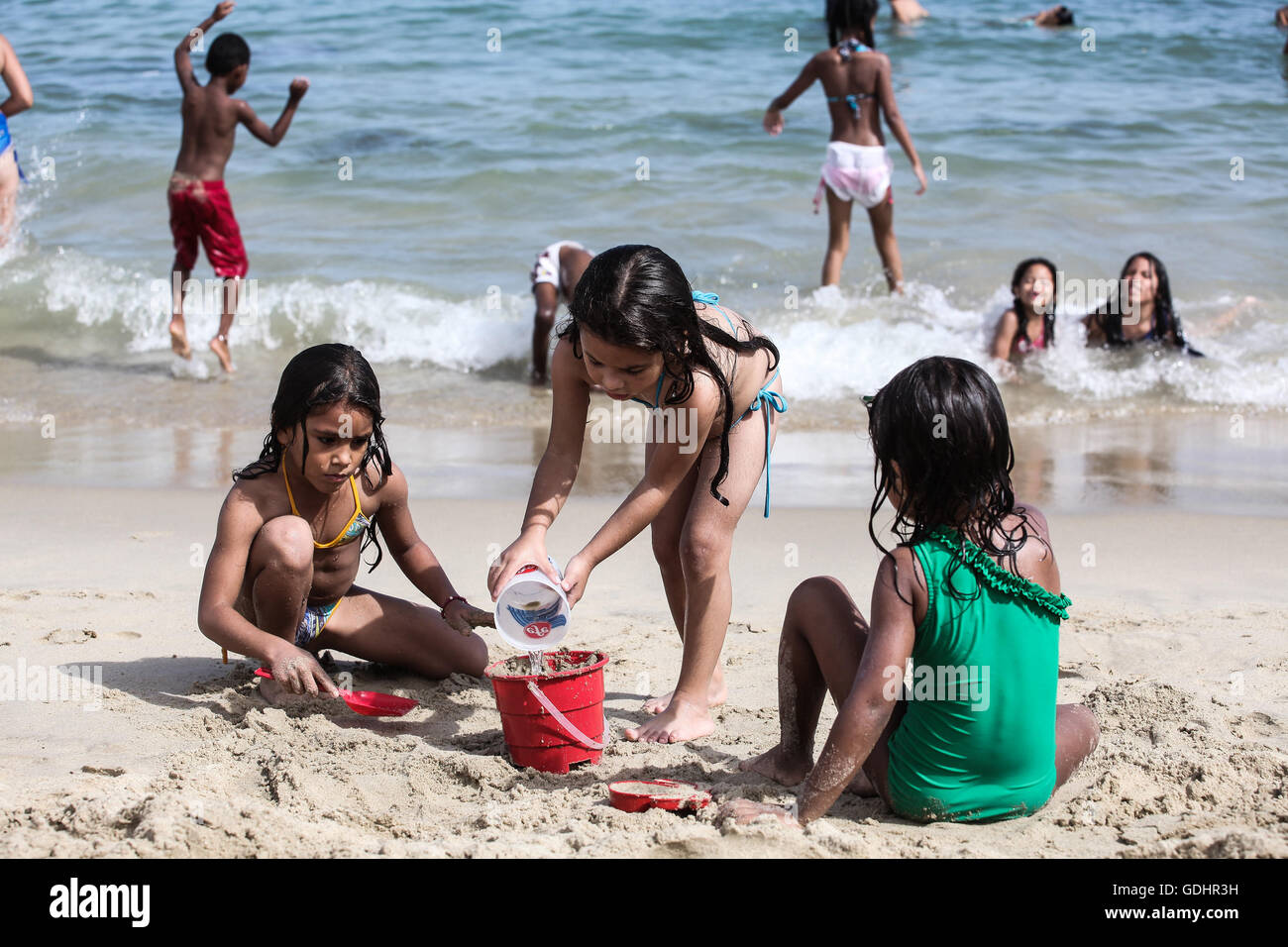 Vargas Venezuela 17th July 2016 Girls Play At The Beach In La