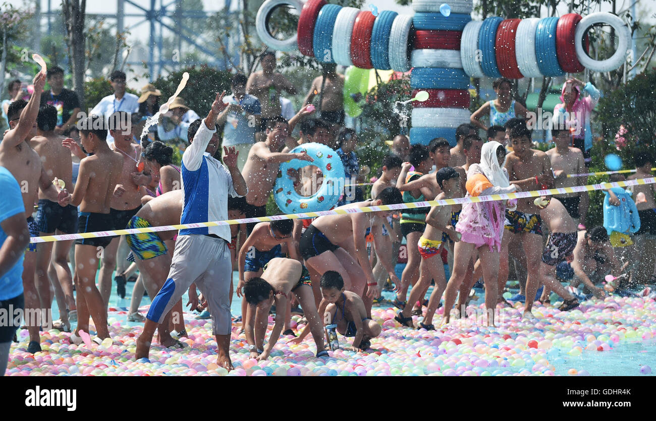 Luoyang, Luoyang, CHN. 17th July, 2016. Luoyang, China - July 17 2016 ...