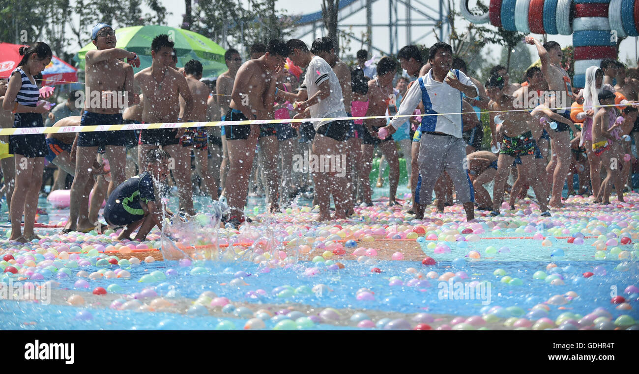 Luoyang, Luoyang, CHN. 17th July, 2016. Luoyang, China - July 17 2016 ...