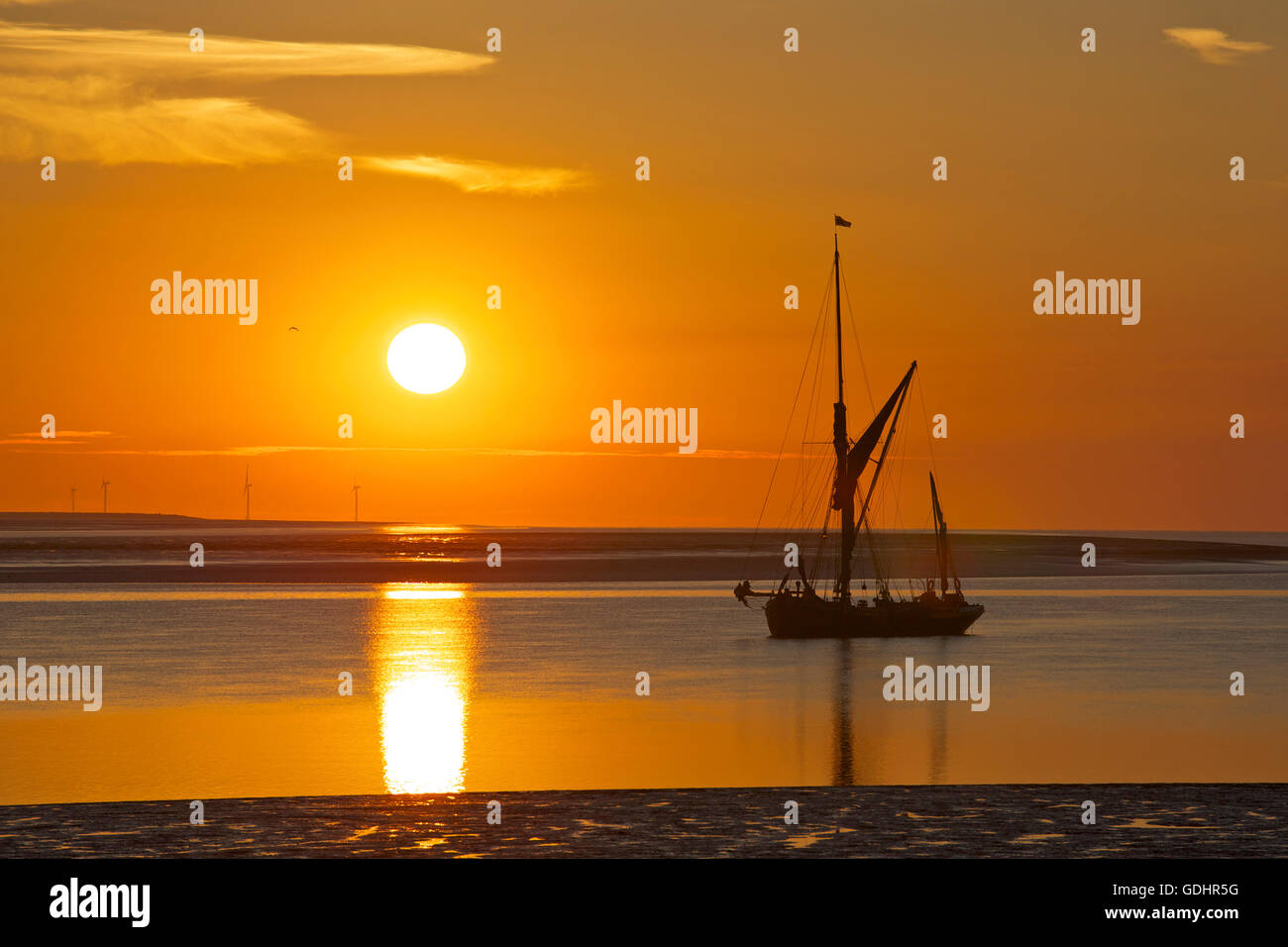 Swale estuary, Kent, UK. 18th July 2016: UK Weather. A glorious sunrise ...