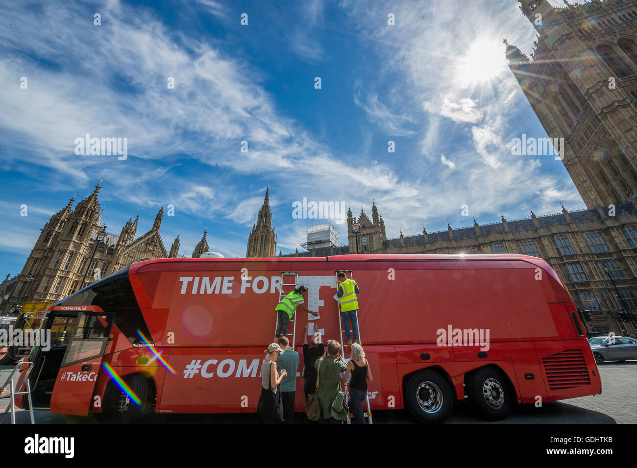 Brexit bus nhs hi-res stock photography and images - Alamy