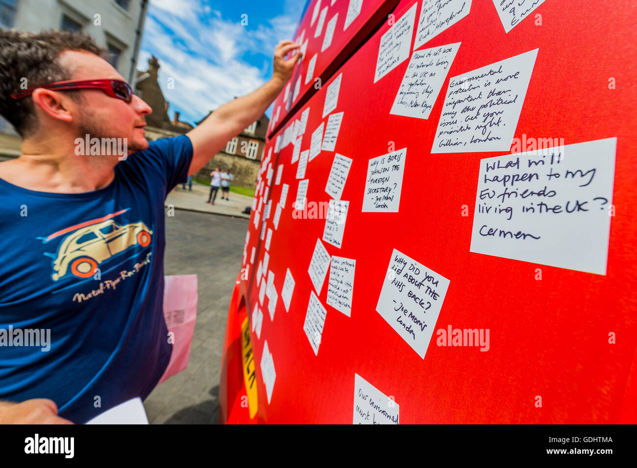 Brexit bus nhs hi-res stock photography and images - Alamy