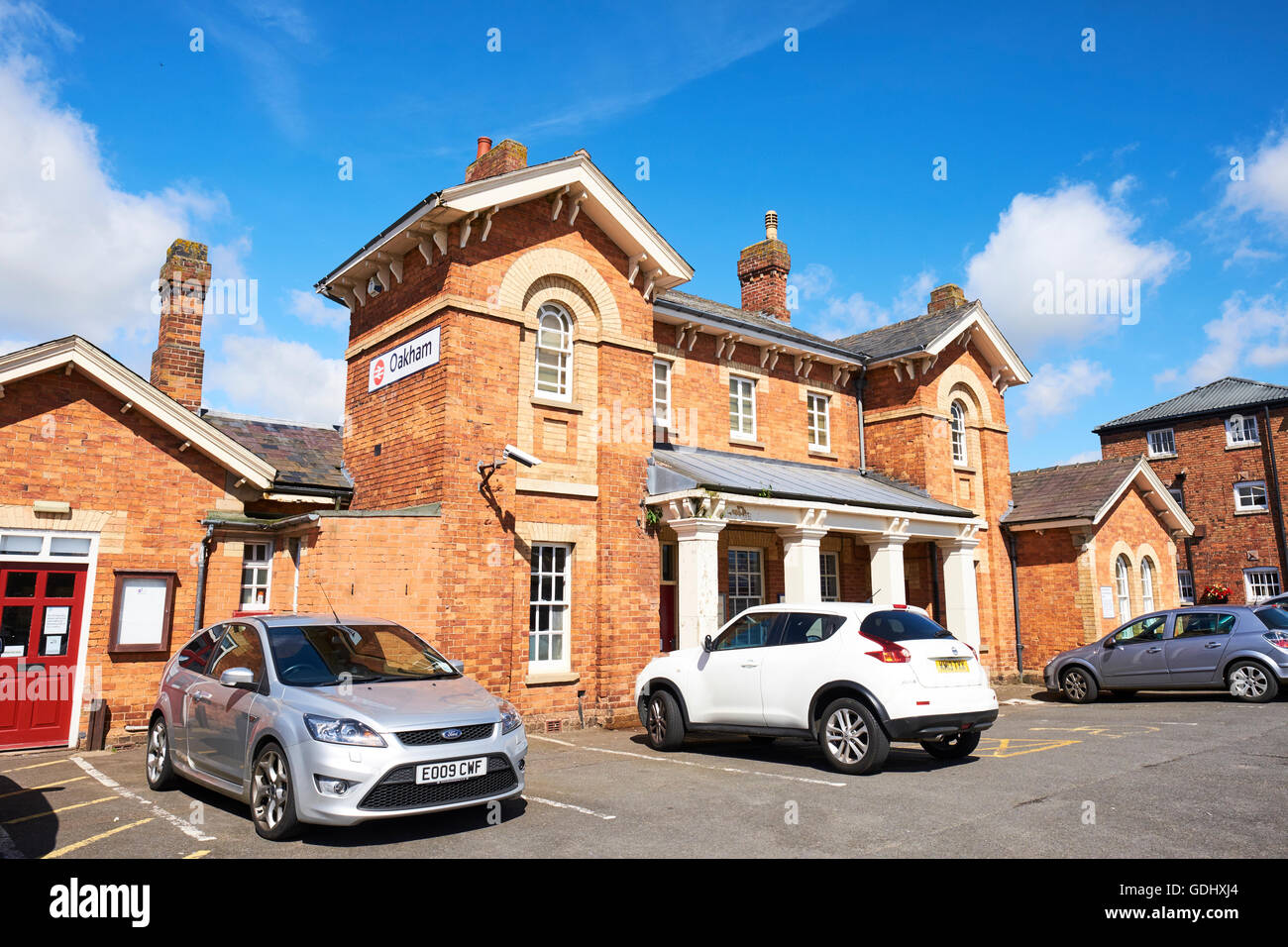 Oakham railway station hi-res stock photography and images - Alamy