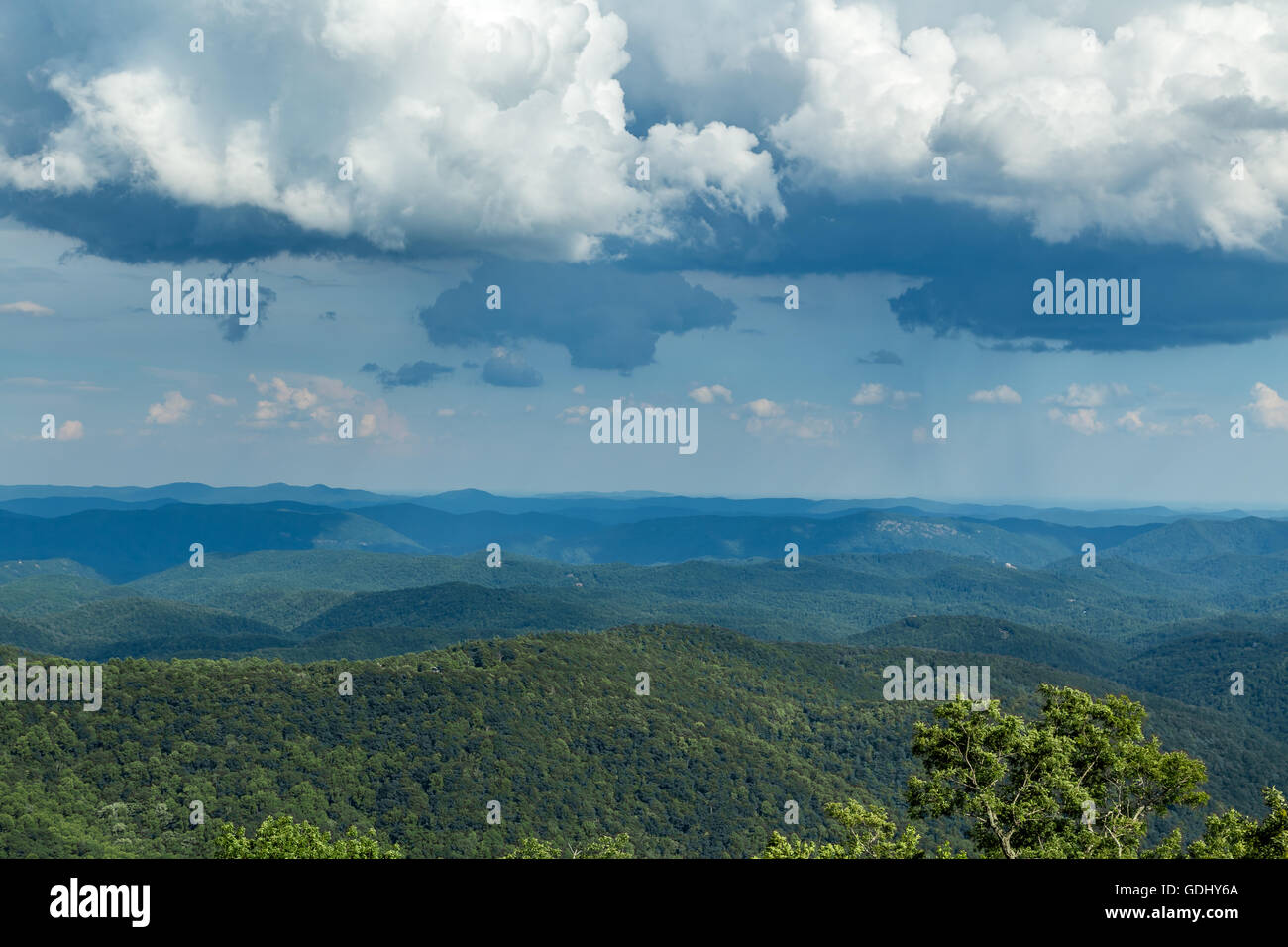 A view of the North Carolina countryside from the Blue Ridge Parkway ...