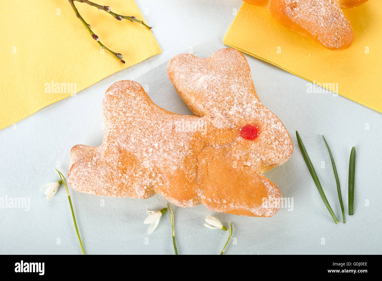 Sweet easter bunny on a plate Stock Photo - Alamy