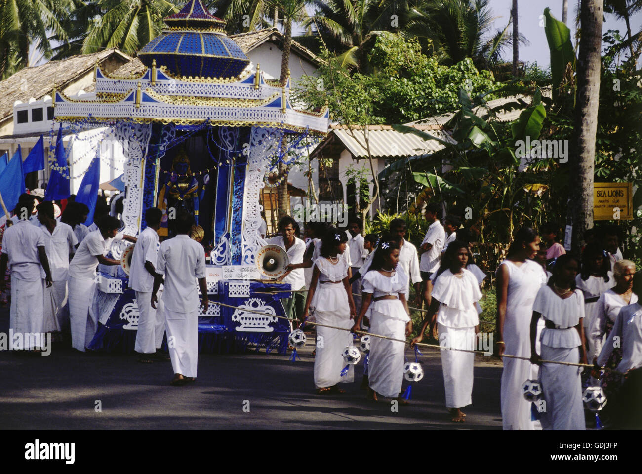 Kandy esala perahera festival dance hi-res stock photography and images ...