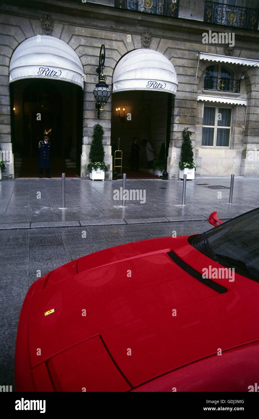 Ritz paris entrance hi-res stock photography and images - Alamy