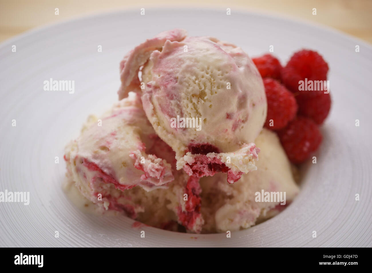 Raspberry ripple ice cream hi-res stock photography and images - Alamy