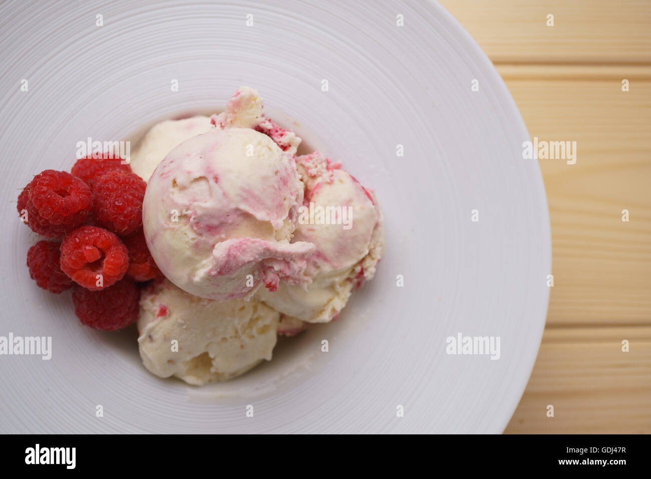 Raspberry ripple ice cream hi-res stock photography and images - Alamy