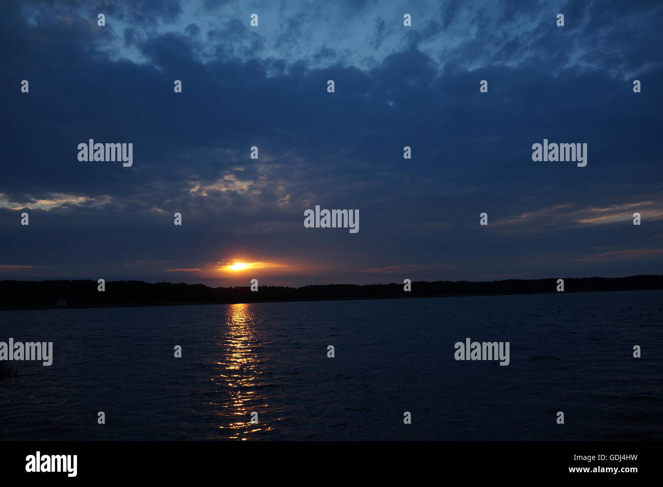 Time lapse sunset sun beams hi-res stock photography and images - Alamy