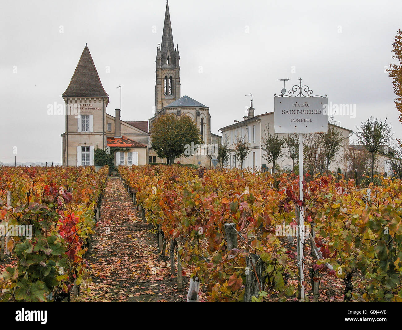 Libourne france vineyard hi-res stock photography and images - Alamy