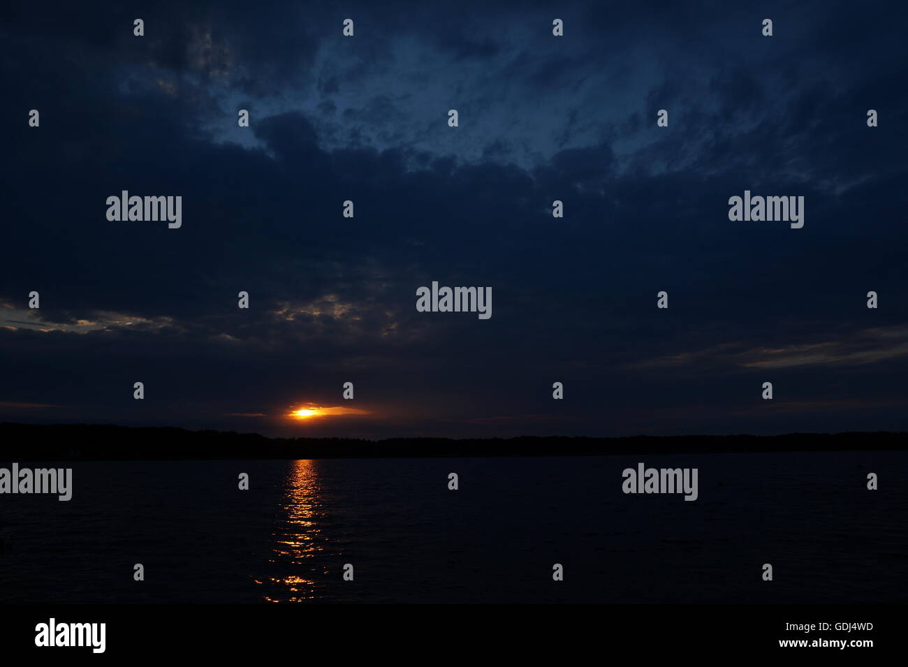 Time lapse sunset above sea hi-res stock photography and images - Alamy