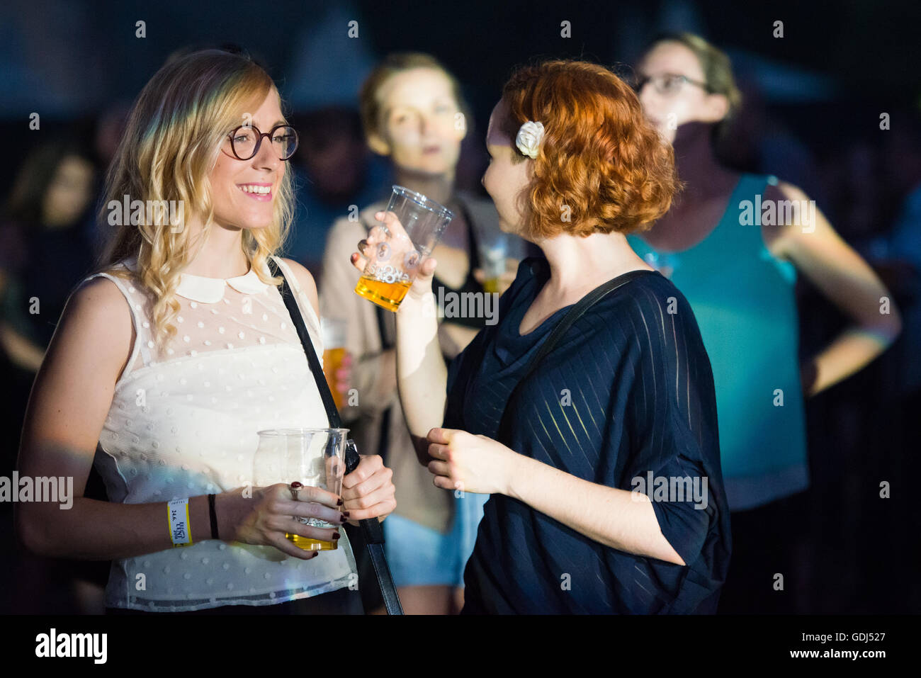 Girls in audience during hi-res stock photography and images - Alamy