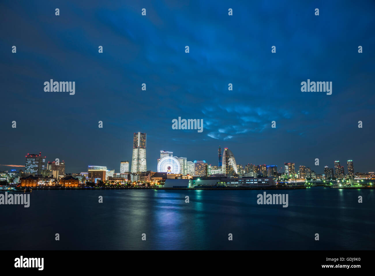 Minato Mirai 21 special light up TOWERS Milight, Yokohama City ...