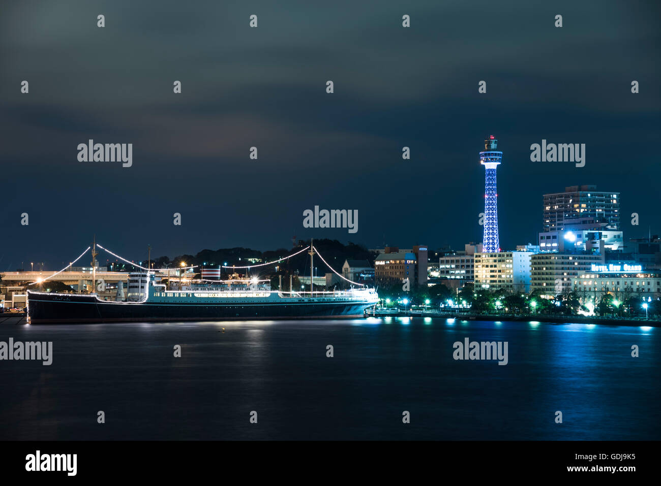 Minato Mirai 21 special light up TOWERS Milight, Yokohama City ...