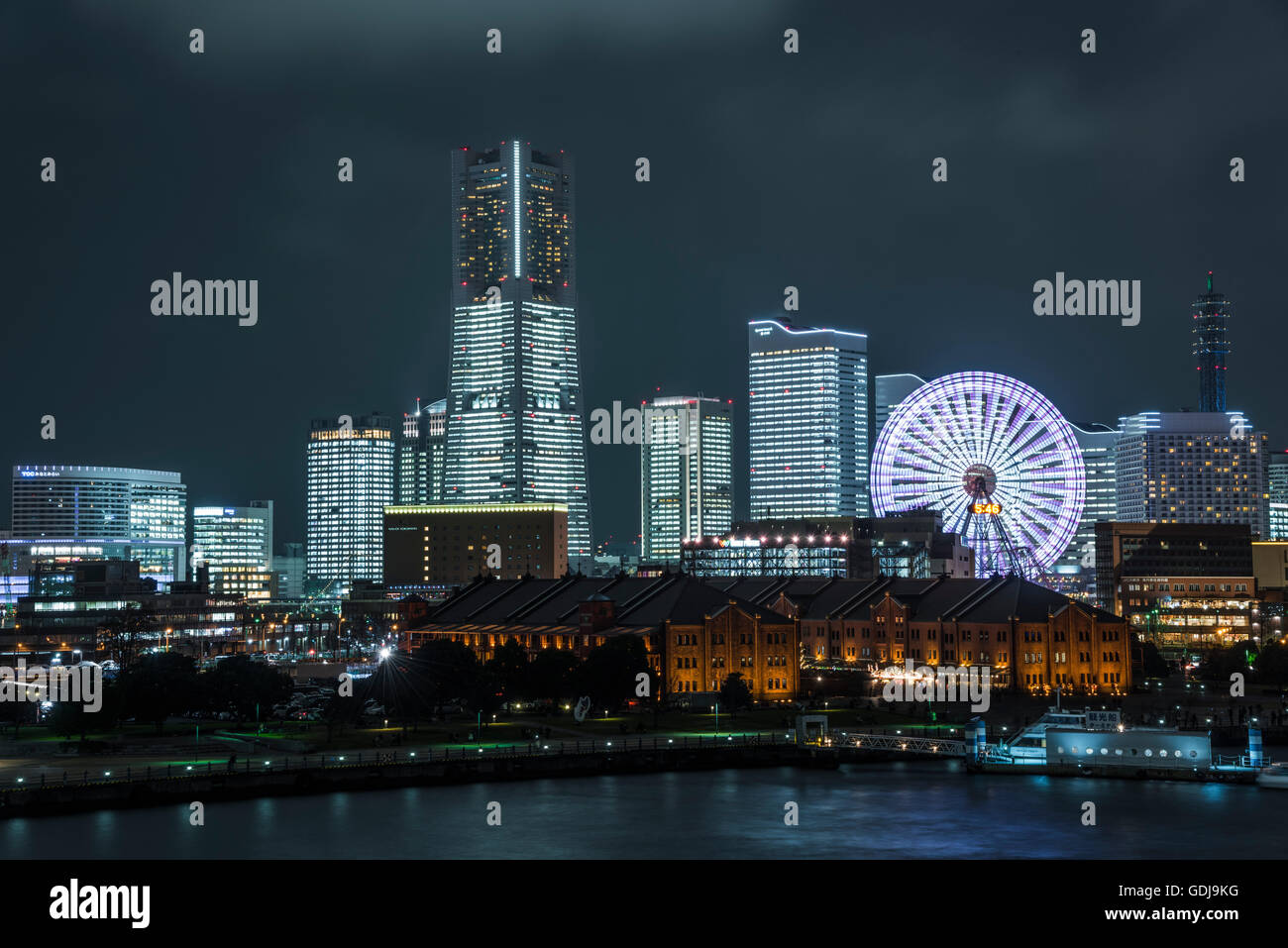 Minato Mirai 21 special light up TOWERS Milight, Yokohama City ...