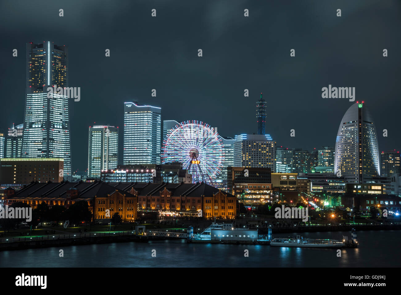 Minato mirai 21 area hi-res stock photography and images - Alamy