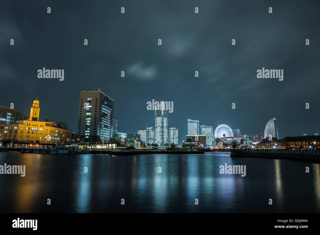 Minato Mirai 21 special light up TOWERS Milight, Yokohama City ...