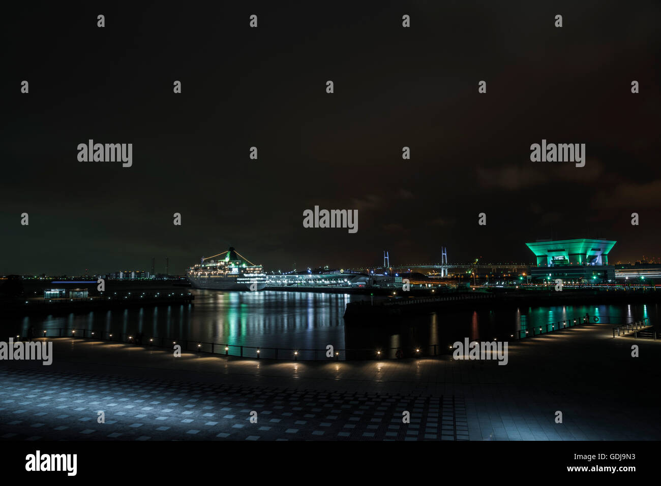 Minato Mirai 21 special light up TOWERS Milight, Yokohama City ...