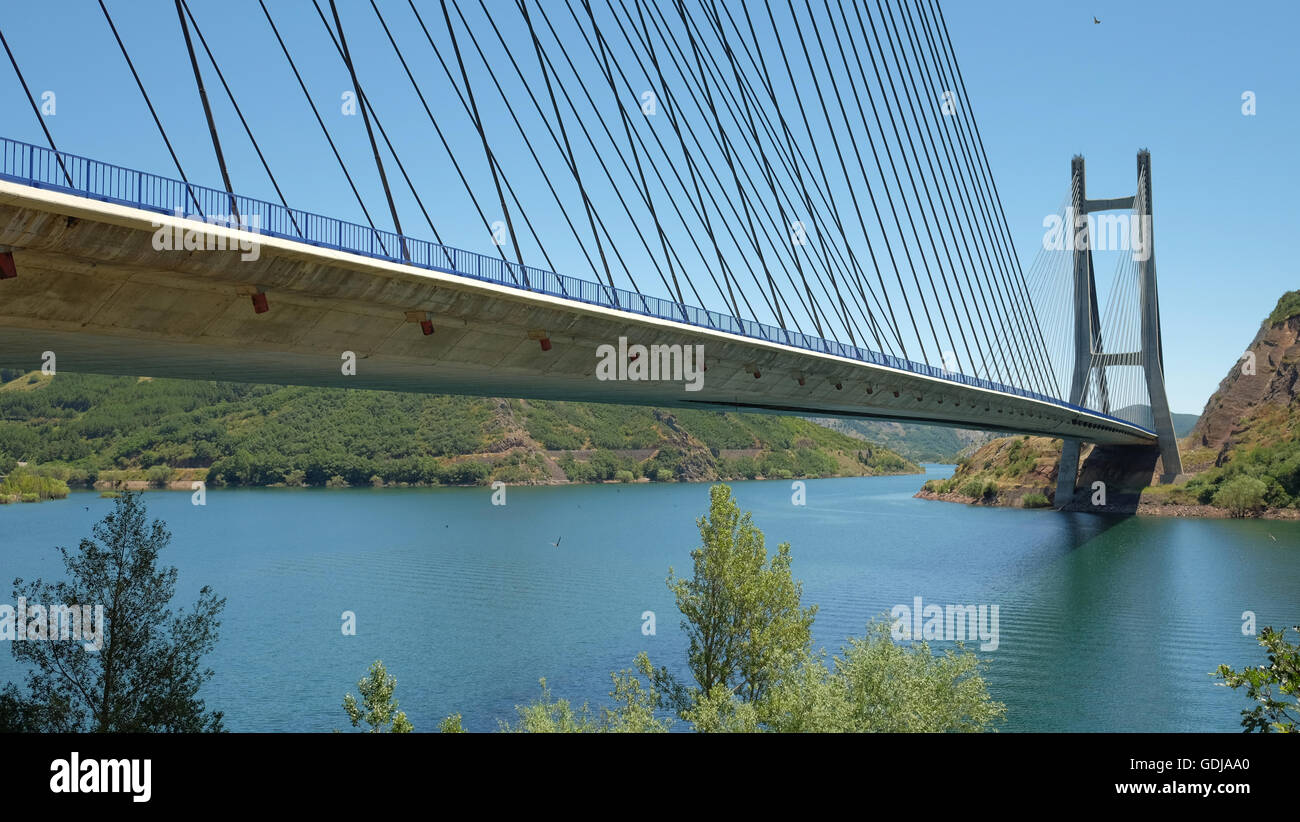 Cable bridge hi-res stock photography and images - Alamy