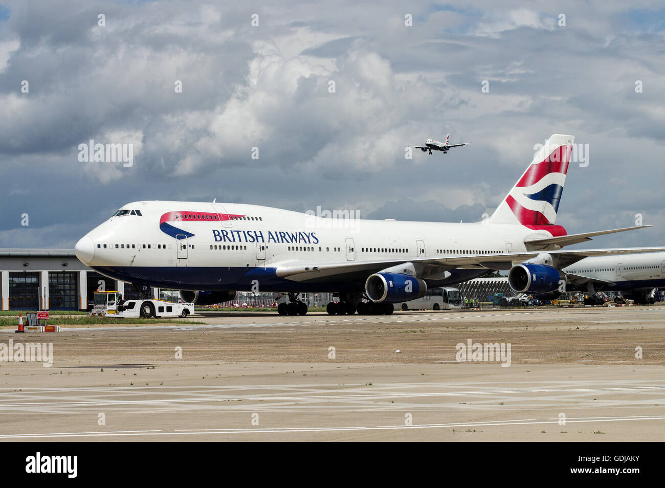 British airways aircraft hi-res stock photography and images - Alamy
