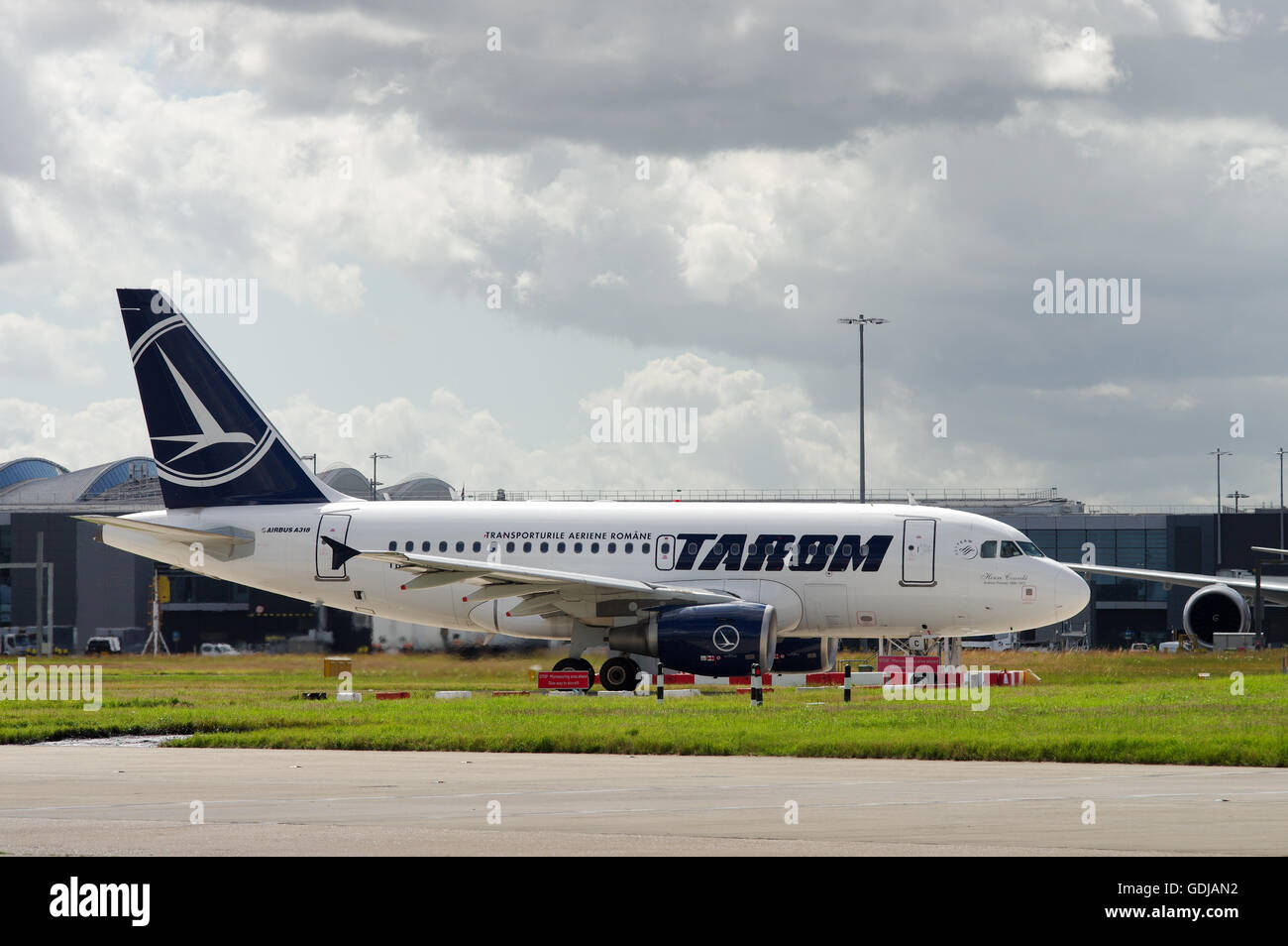Airbus a318 engine hi-res stock photography and images - Alamy