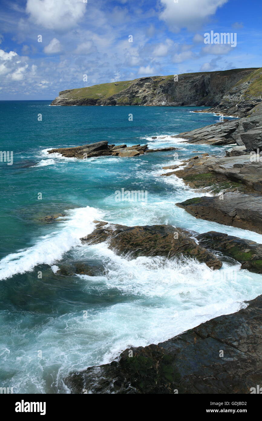 Trebarwith Strand, summer high tide view, North Cornwall, England, UK ...