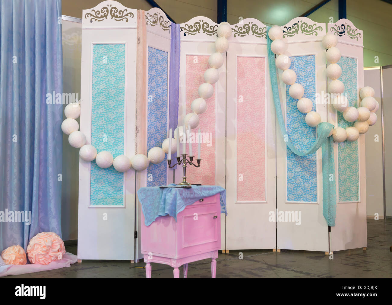 Bright ceremony room hi-res stock photography and images - Alamy