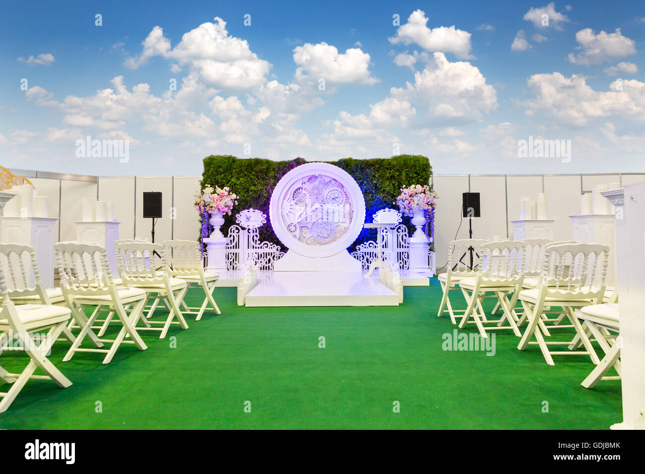 Wedding hall outside Stock Photo - Alamy