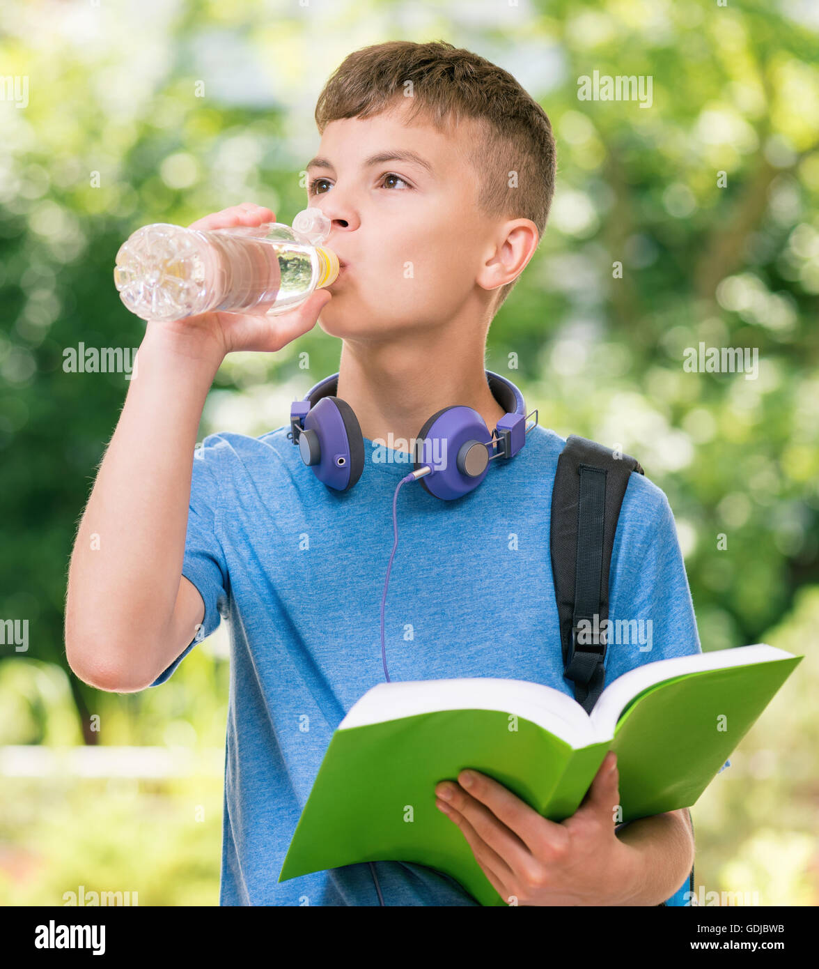 Boy back to school Stock Photo - Alamy