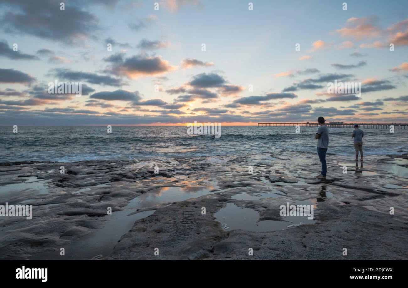 Scenic view sunset over ocean hi-res stock photography and images - Alamy