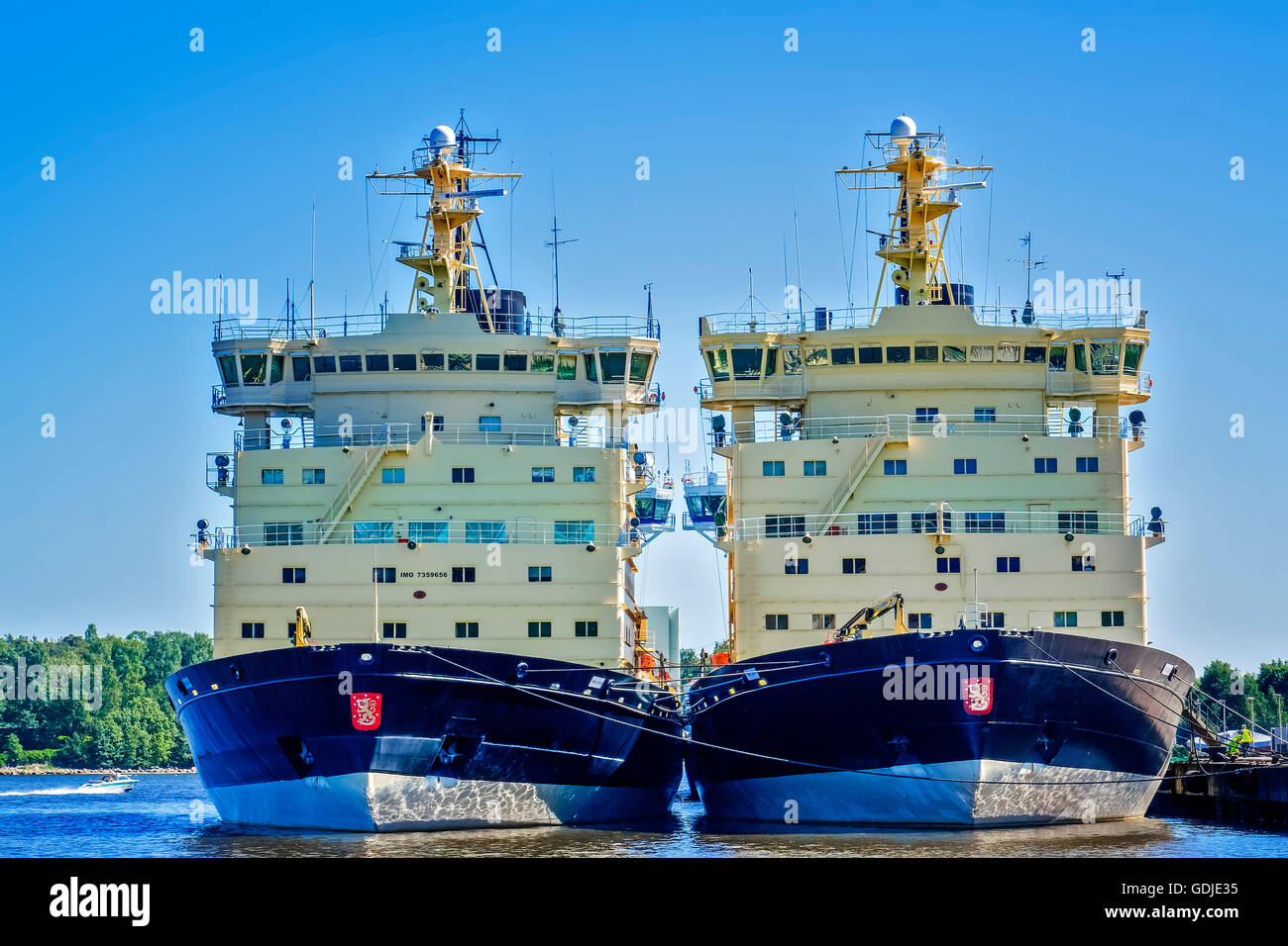 Ice breaker ship hi-res stock photography and images - Alamy