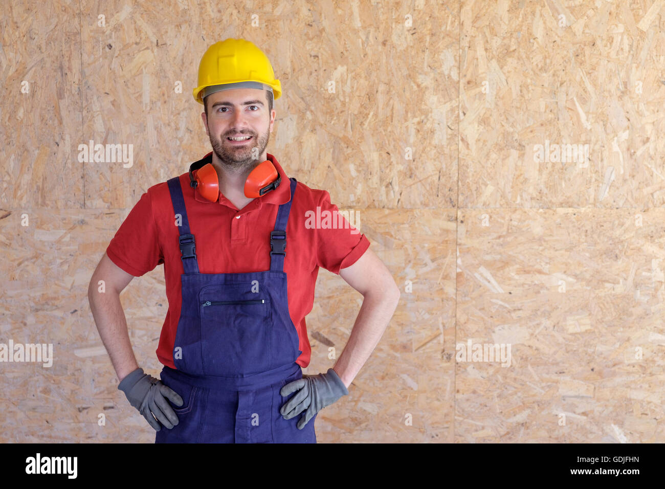 Builder building carpenter hi-res stock photography and images - Alamy