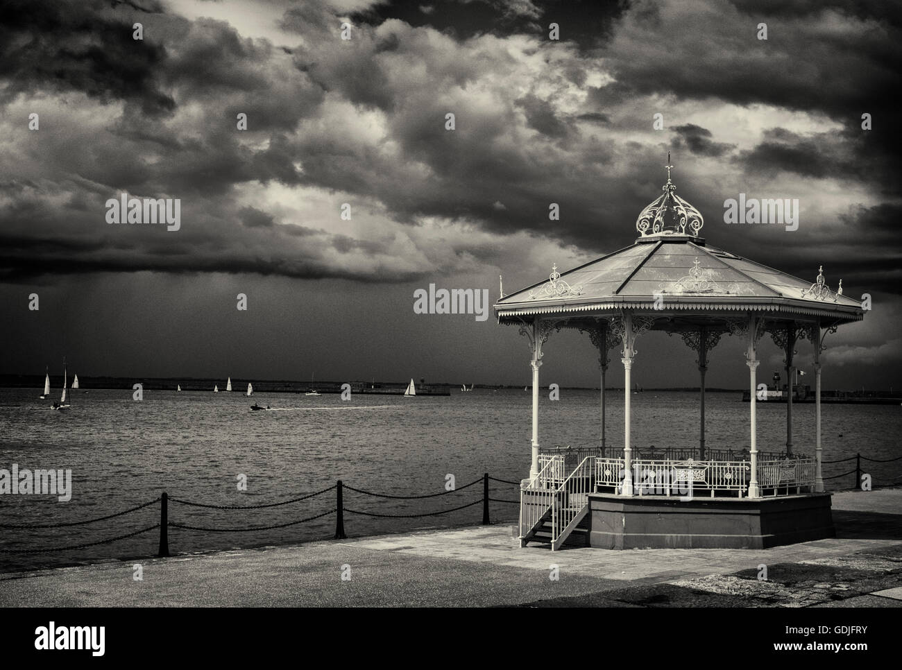 Clouds shade hi-res stock photography and images - Alamy