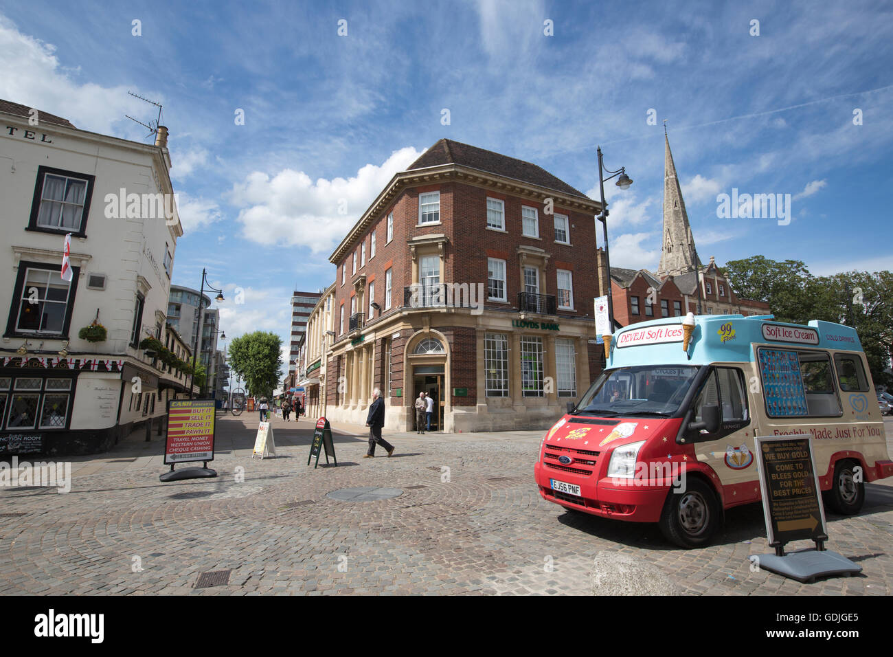 Romford hi-res stock photography and images - Alamy