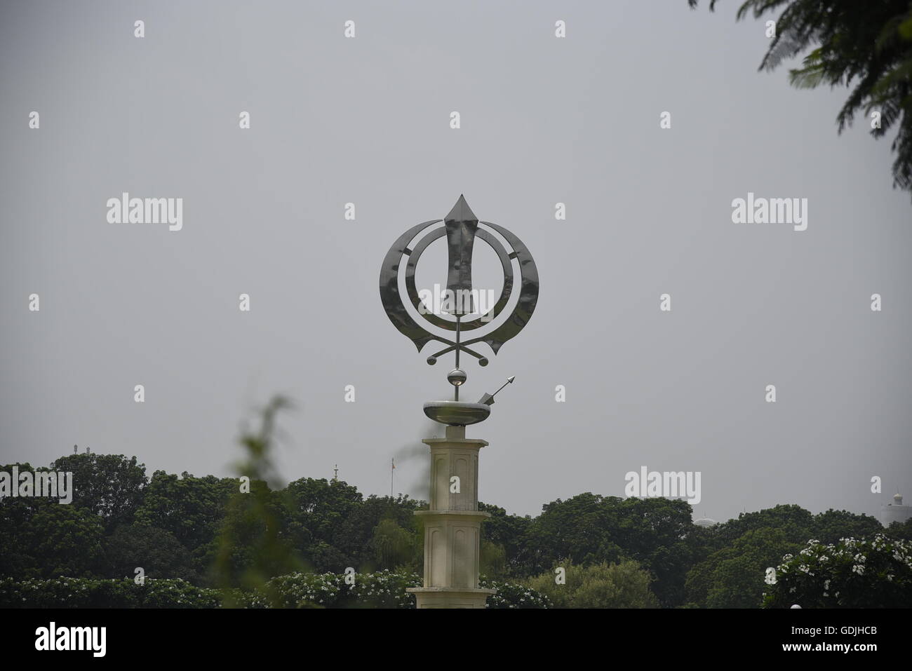 81 feet high Khanda made of stainless steel at Panj Piara Park in ...